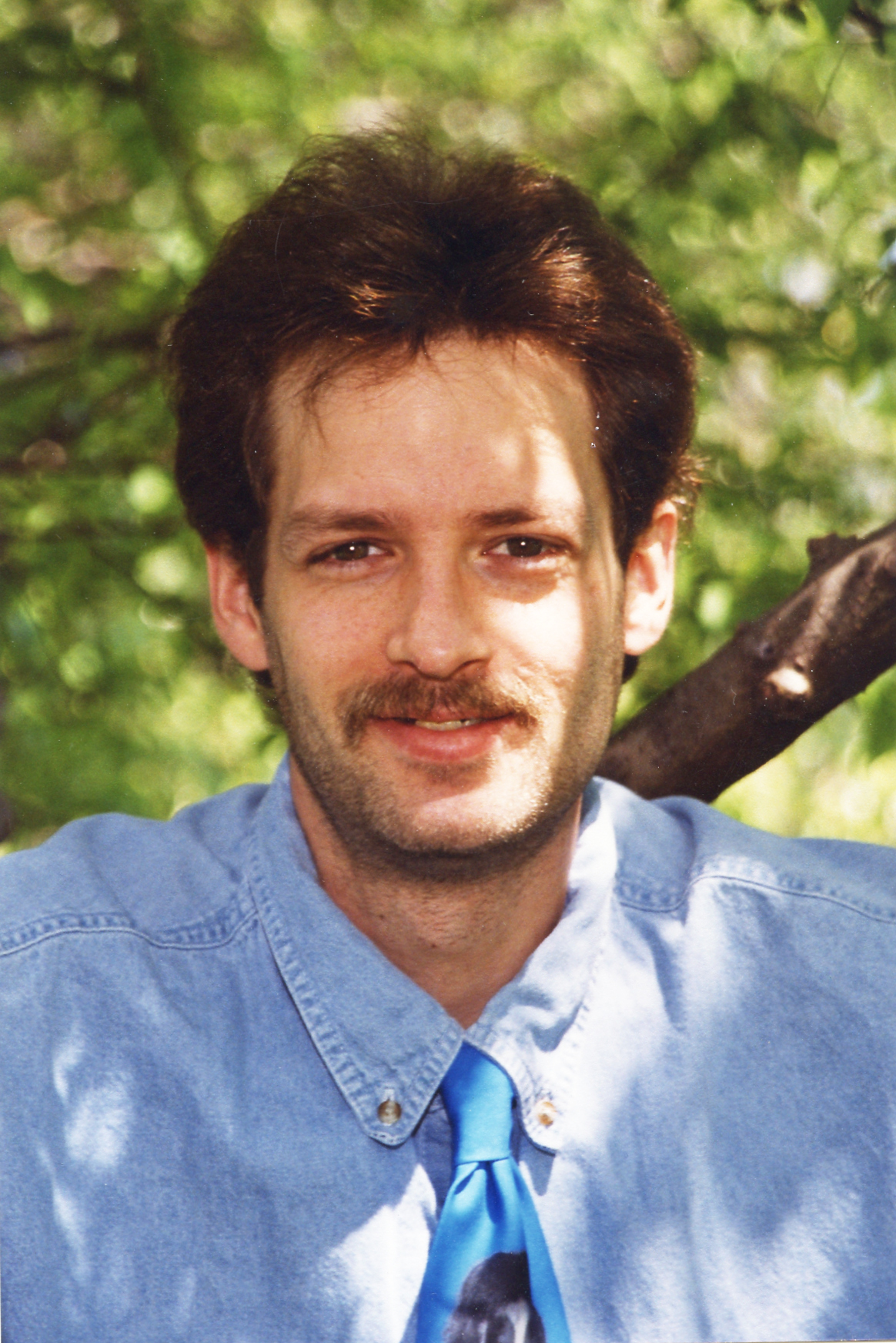 Aaron L. Crewse | Hamiltons Funeral Home