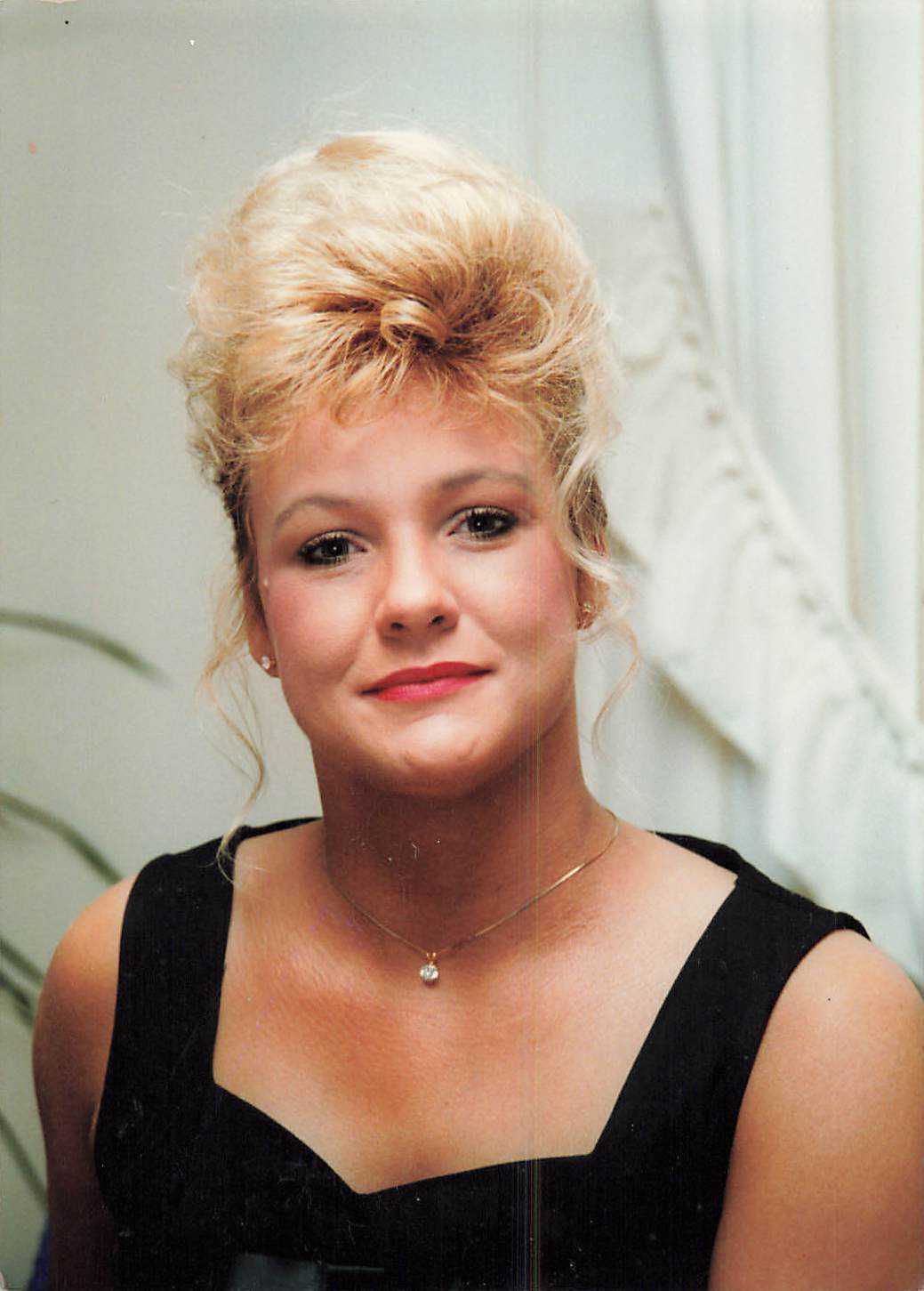 Amy Jolene Elder | Hamiltons Funeral Home